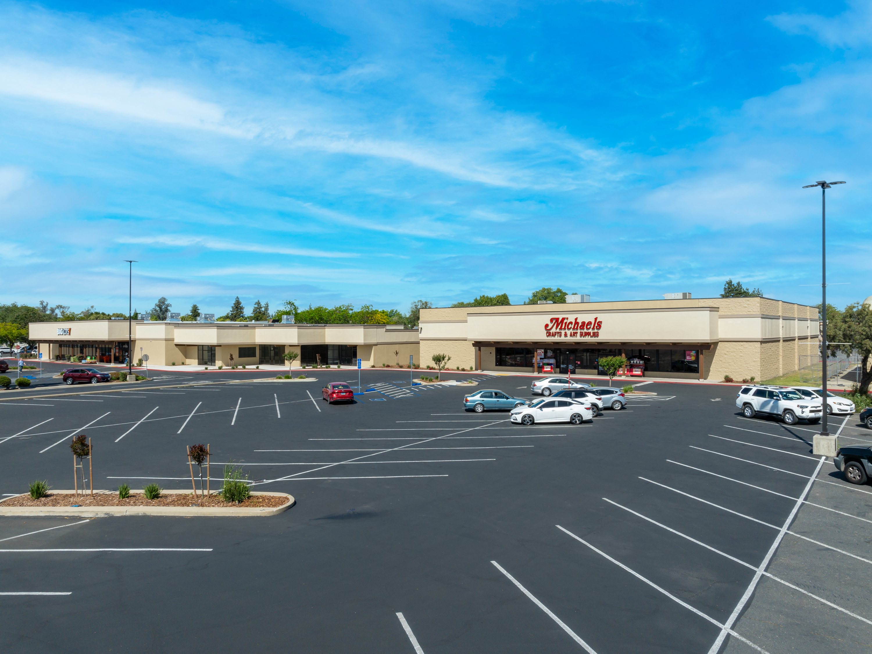 Retail For Lease - Price $0